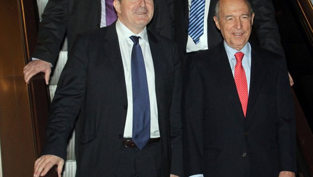 Χρυσοχοϊδης για Σημίτη: «Απολύτως δίκαια τοποθετείται στους ιστορικούς ...