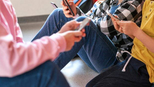 Λειτουργούν τα μέσα κοινωνικής δικτύωσης ως σανίδα σωτηρίας για ...