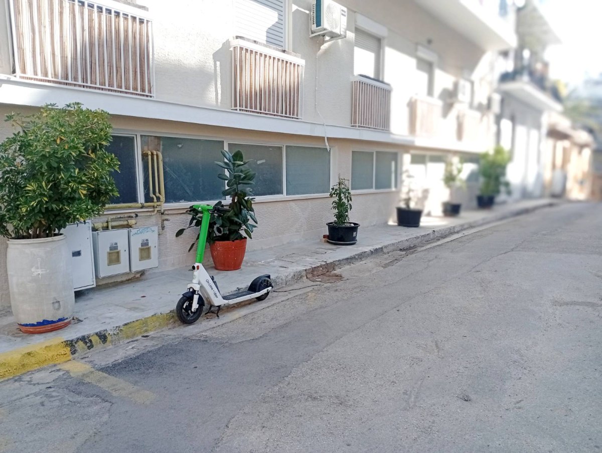Βιώσιμη κινητικότητα: Ο γολγοθάς των ΑμεΑ, οι μελέτες για κτίρια ...