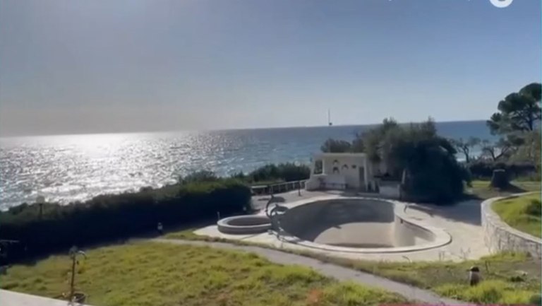 Βέφα Αλεξιάδου: Πόσο πουλήθηκε η βίλα της στη Χαλκιδική - Ποιοι οι ...